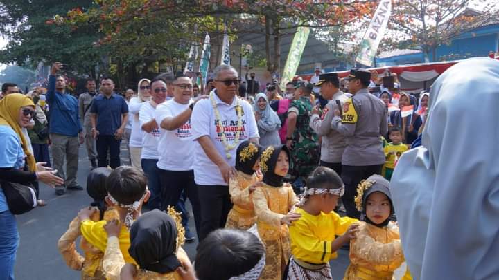 Hari Anak Nasional 2023, Bupati Sempatkan Main Oray Orayan Bersama Anak Anak - Bossnewsmedia